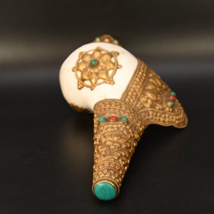 Conch Shell Shankh With Loud Echo Sound Sculptured Vishvarupa Vishnu ...