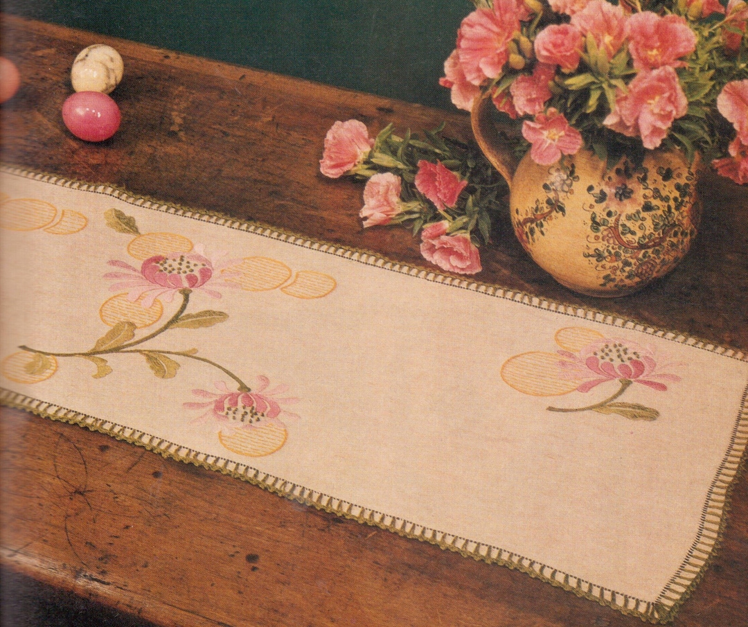 Vintage Embroidered Table Scarf Pattern - Etsy