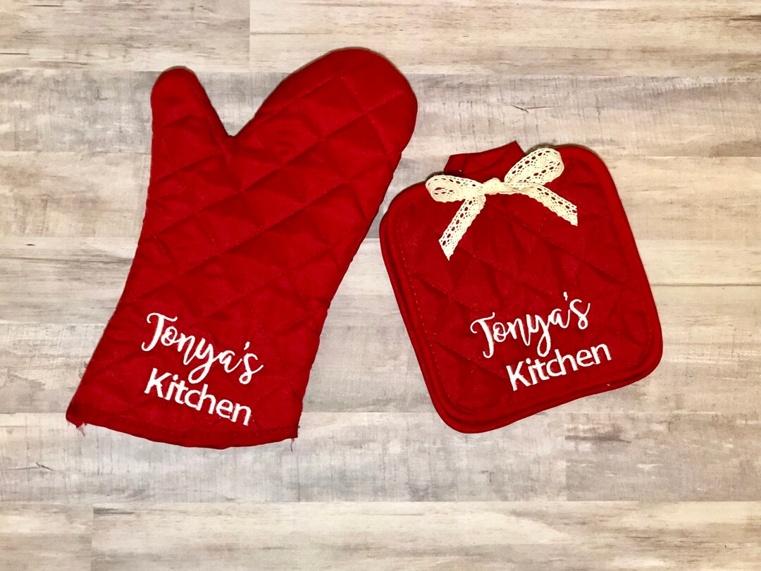 Personalized Oven Mitten and Potholder Set - Etsy