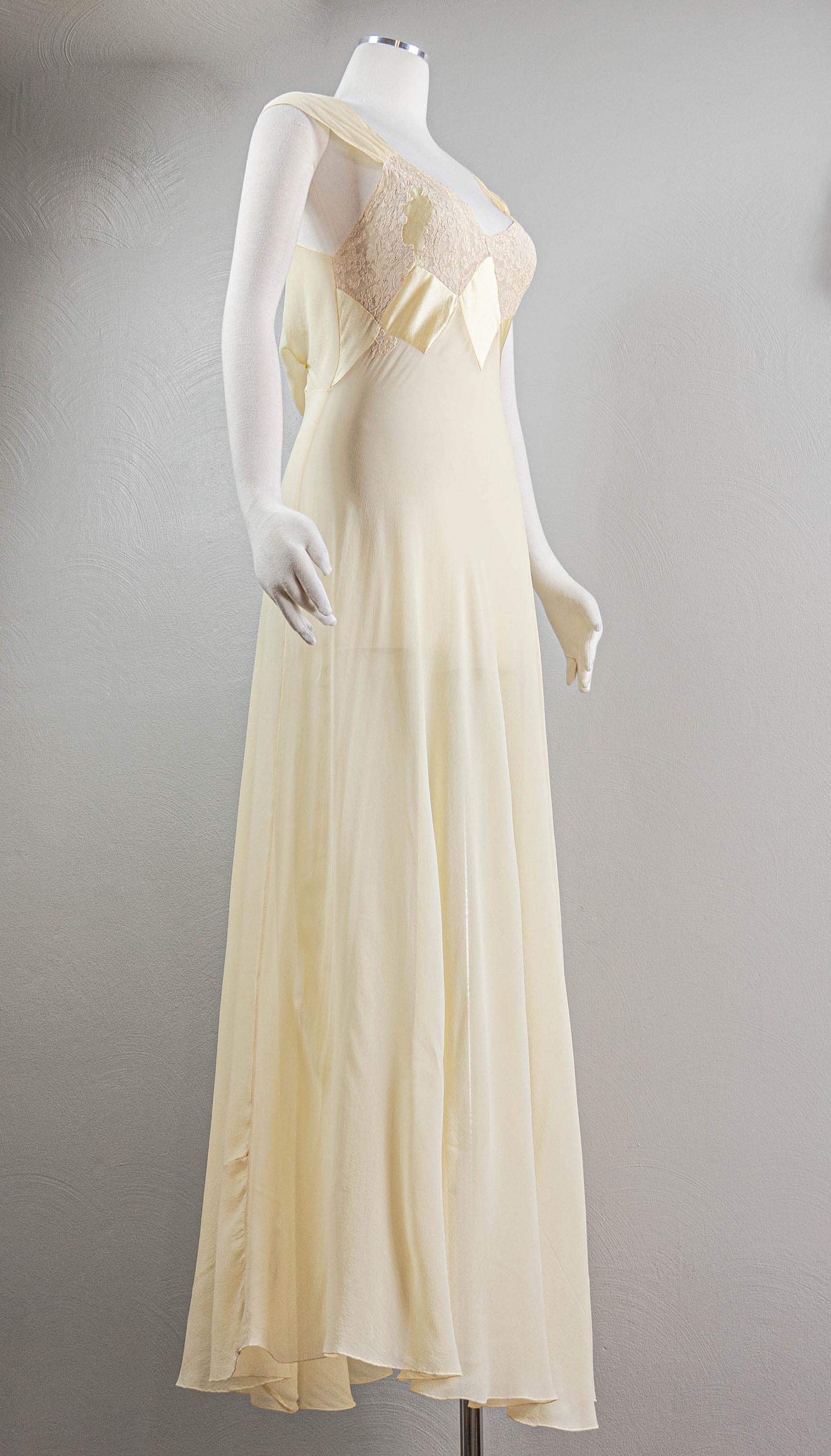 Stunning Buttercup Yellow Silk Chiffon and Lace 30s Nightgown ...