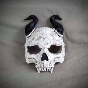 Krampus Skull Mask / Horned Skull / Horned Demon Skull / Wearable Mask ...