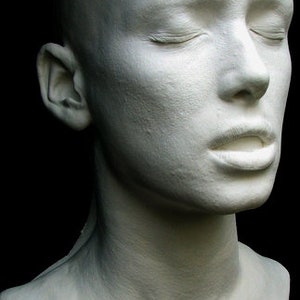 Winona Ryder Life Mask, Stranger Things, Dracula, Edward Scissorhands ...