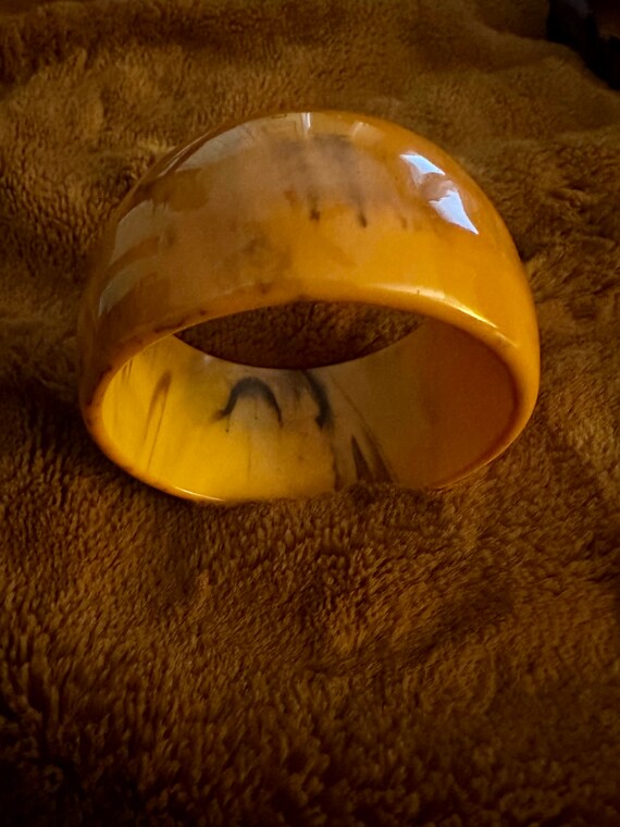 Butterscotch Swirl Bakelite Bangle: Wide Vintage Brac… - Gem