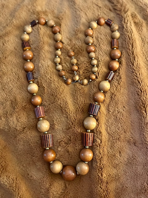 Bakelite & Wood Bead Necklace - Gem