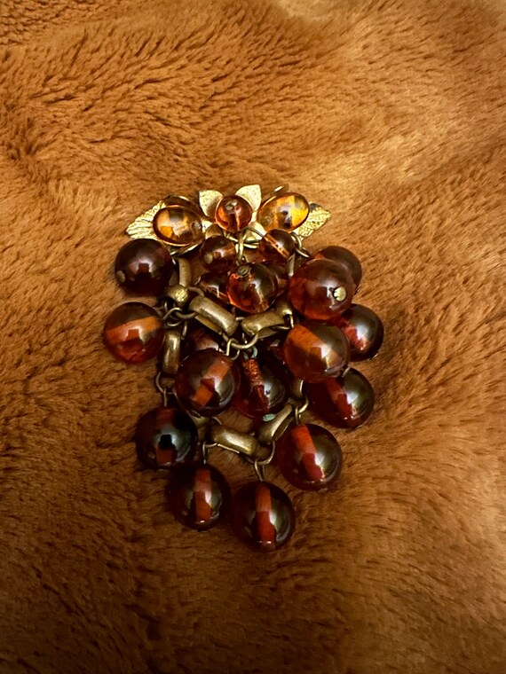 40s bakelite brooch - Gem
