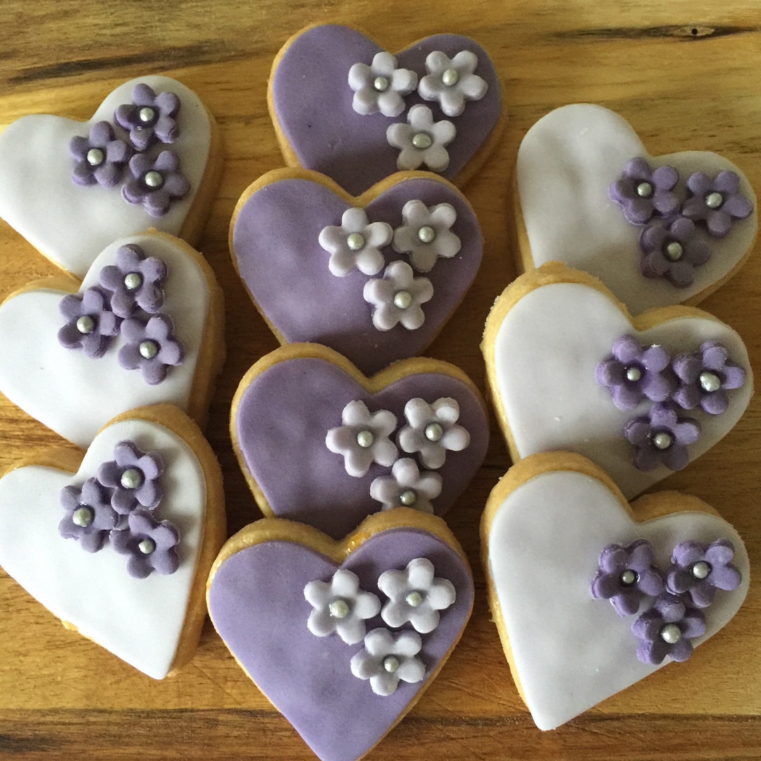 12 Small Iced Heart Shortbread Wedding Favours, Any Colours. Iced ...