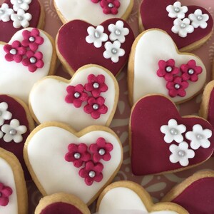 12 Small Iced Heart Shortbread Wedding Favours, Any Colours. Iced ...