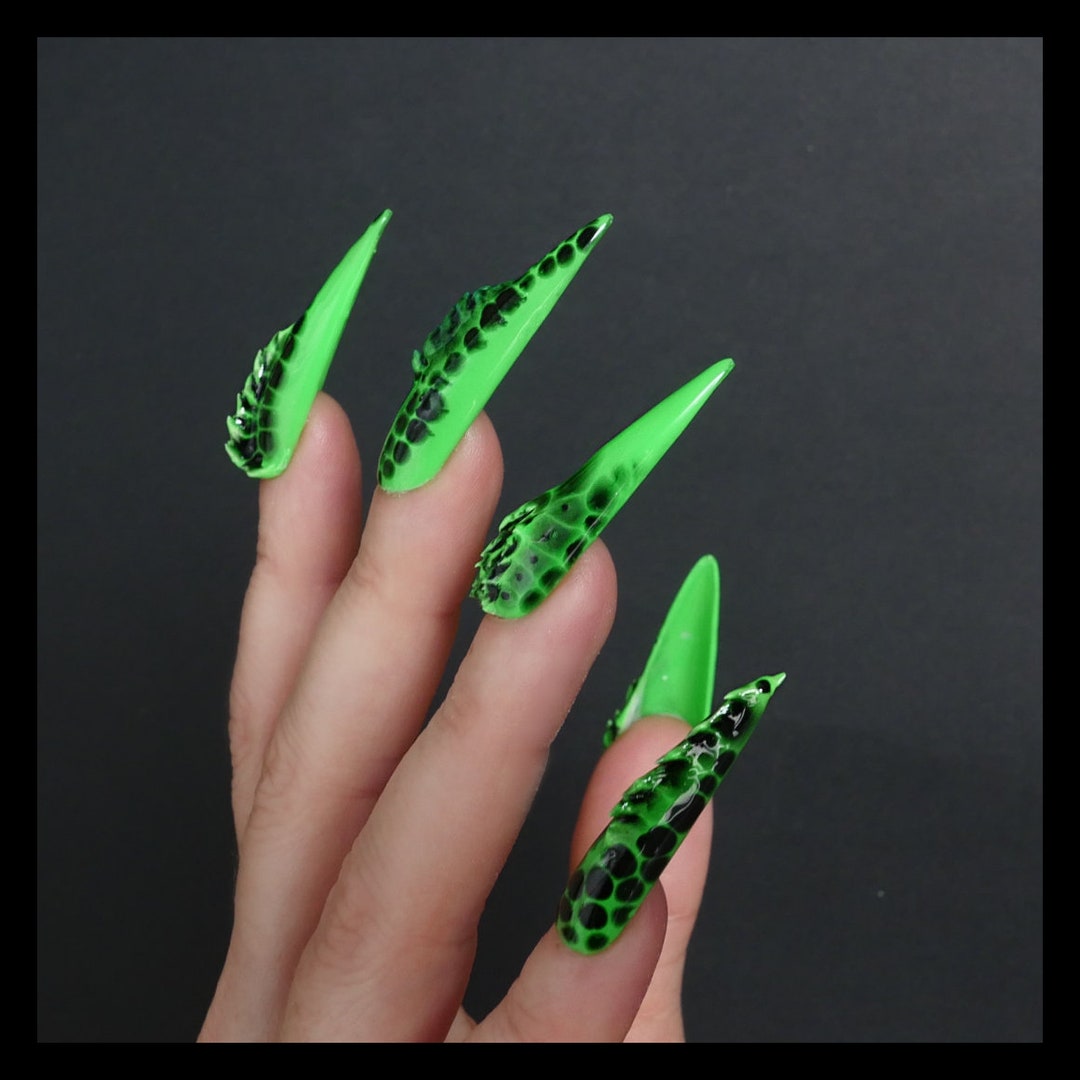 Reptile Special-effects Press-on Nails, Green and Black Crocodile ...
