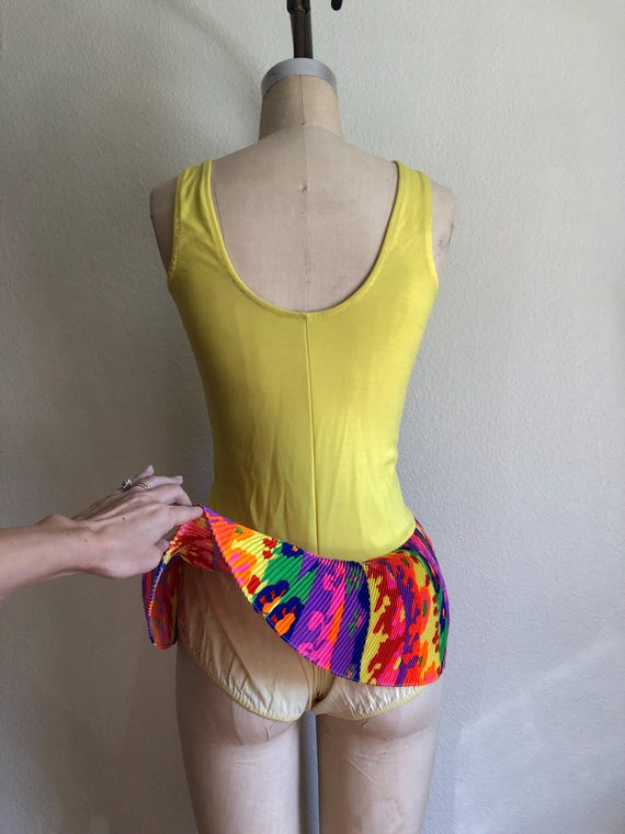 Vintage 1960s Psychedelic Yellow Swimsuit w/ Pleated … - Gem