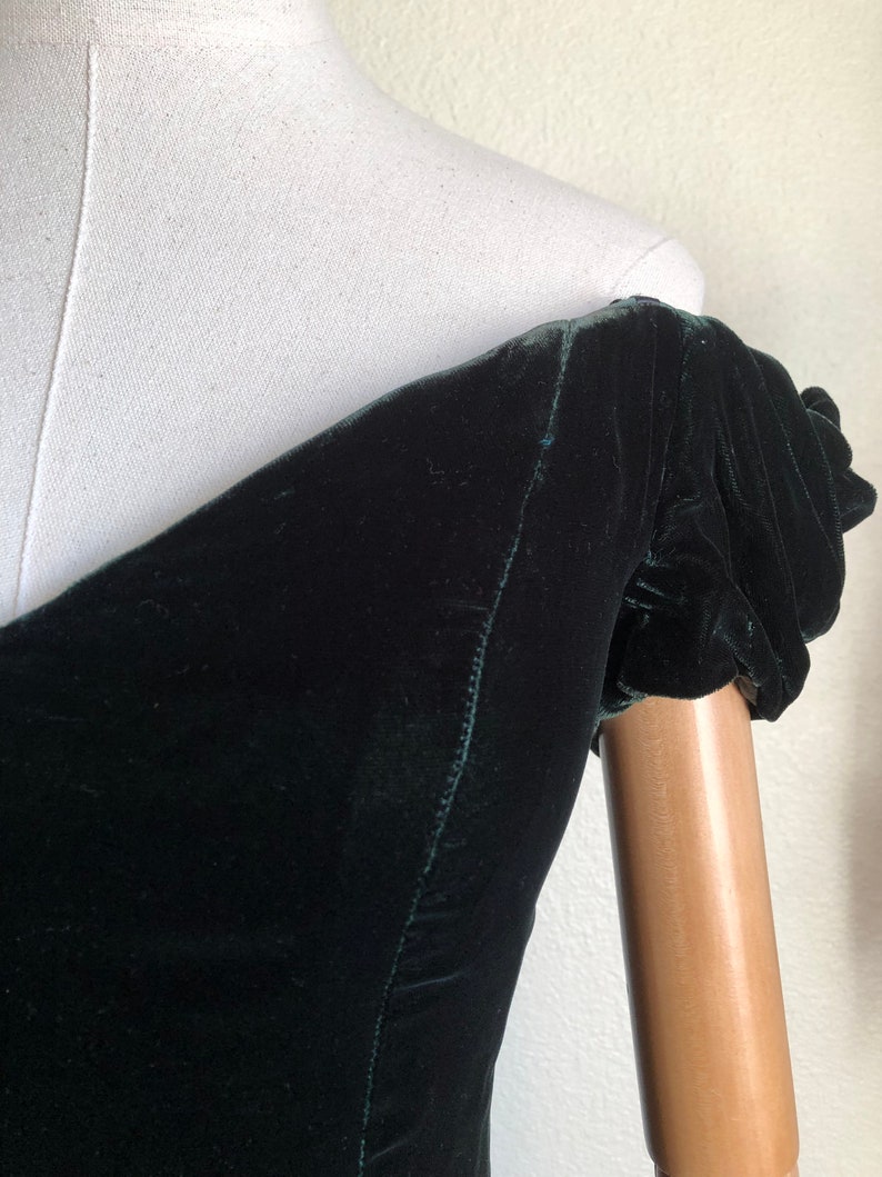 90s Green Velvet Off The Shoulder Cocktail Dress By En Francais By Huey