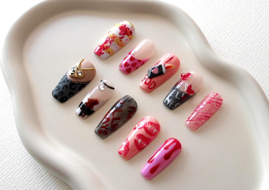 Jennifer's Body Press on Nails, Y2K Halloween False Nails - Etsy