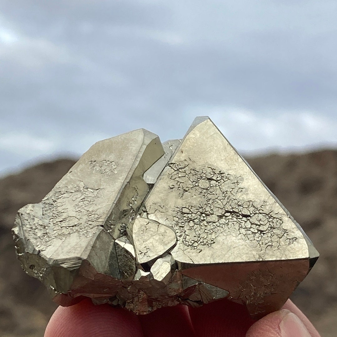 Twin Octahedral Pyrite Crystal From Peru • 104 Grams • Genuine Pyramid ...