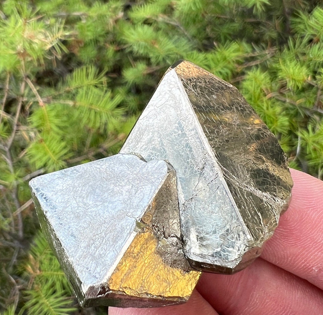 Jumbo Twin Octahedral Pyrite Pyramid Crystal From Peru • 97 Grams ...
