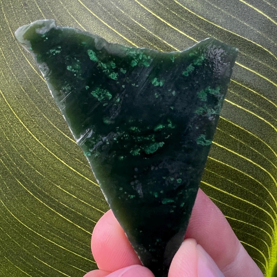 Juicy Nephrite Jade Rough W/ Chromium Inclusions • 32 Grams Cabochon ...