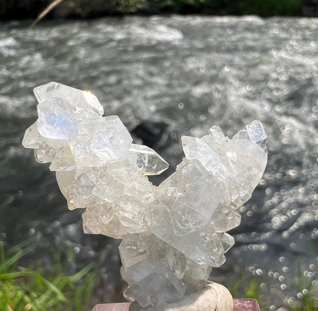 V Shaped Apophyllite Cluster of Points Crystal Formation • 10 Grams ...