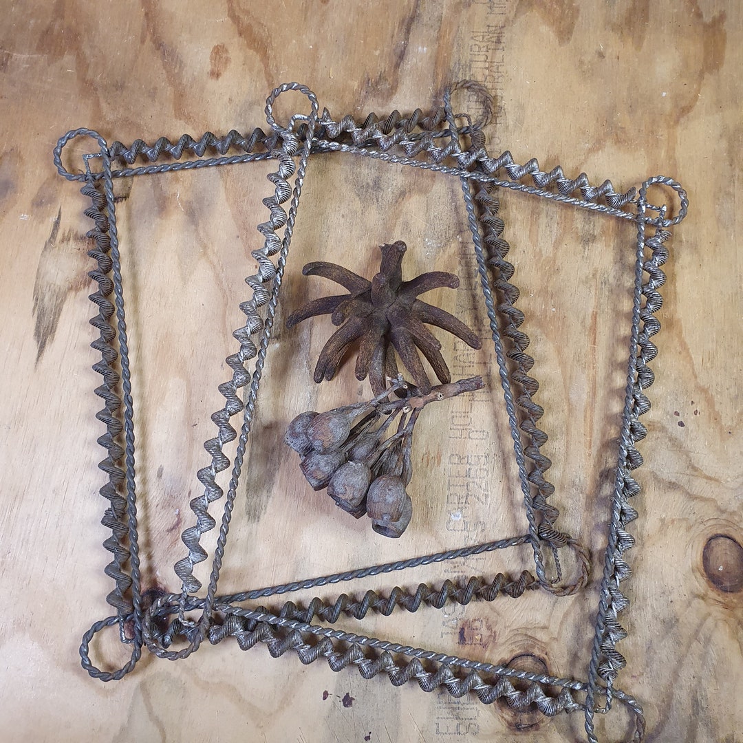 Vintage Wire Work Picture Frame Pair. - Etsy