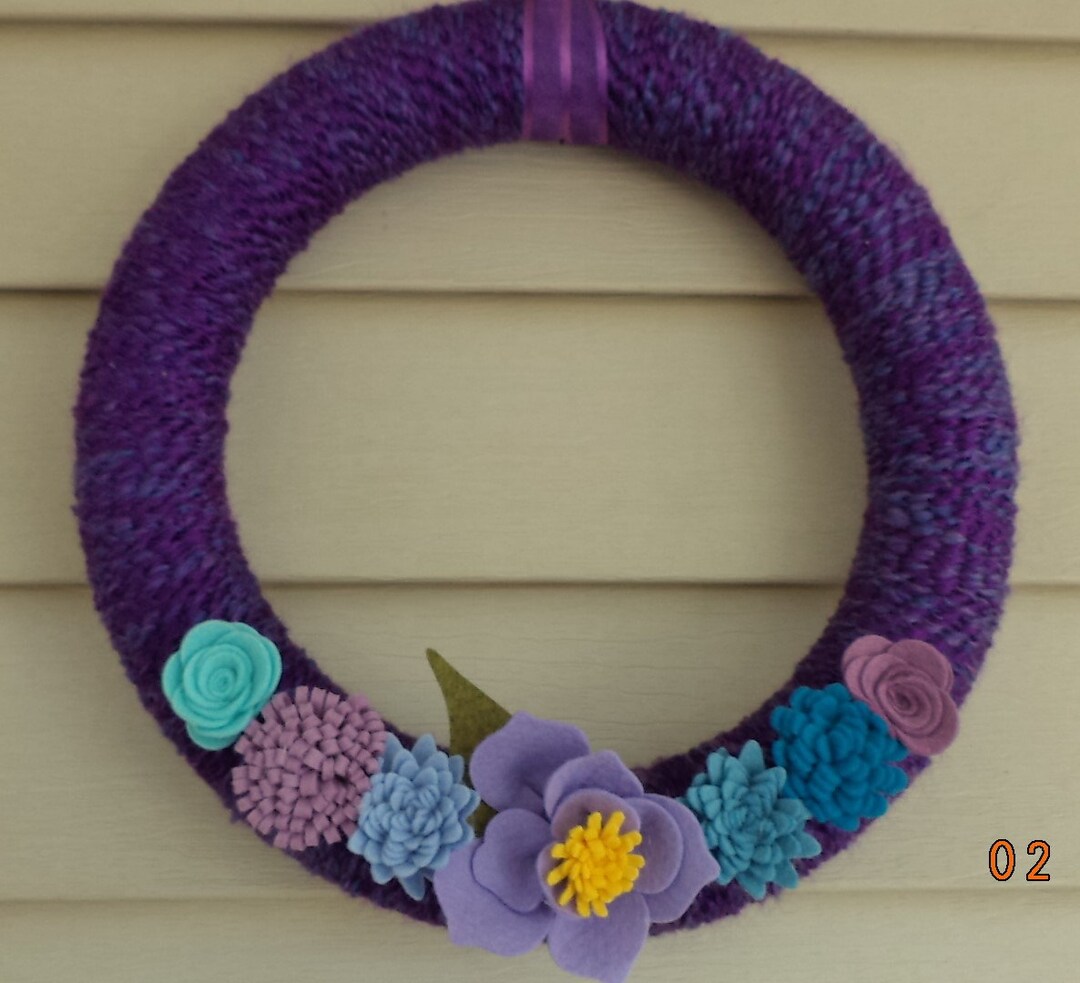 Yarn Wrapped Wreath With Felt Flowers - Etsy