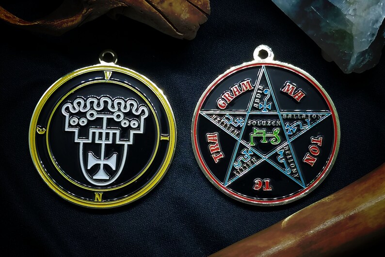 King Vine Sigil Necklace // Ars Goetia Goetic Demon Seal // | Etsy