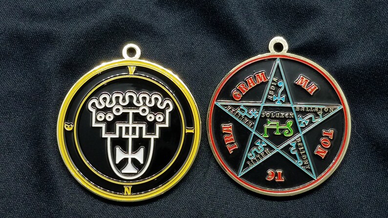 King Vine Sigil Necklace // Ars Goetia Goetic Demon Seal // | Etsy