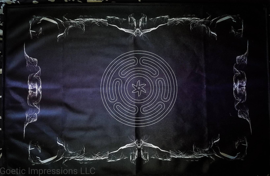 Hecate Sigil Altar Cloth // Hekate's Wheel Wall Hanging // Stropholos ...