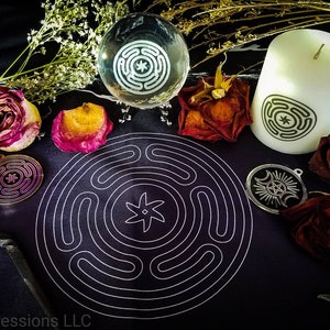 Hecate Sigil Altar Cloth // Hekate's Wheel Wall Hanging // Stropholos ...