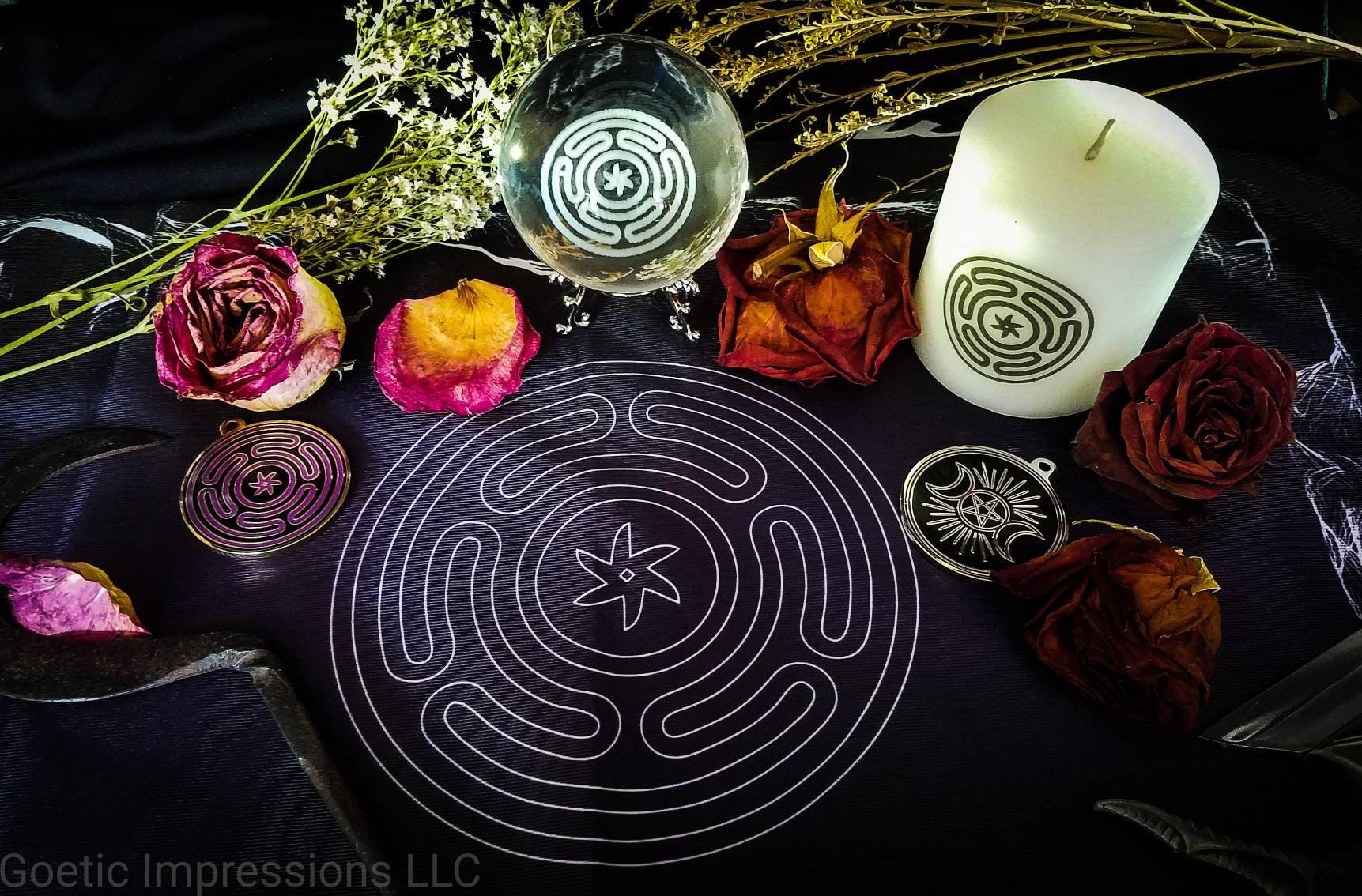 Hecate Sigil Altar Cloth // Hekate's Wheel Wall Hanging // - Etsy