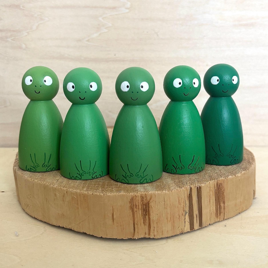 5 Little Frogs Set of Peg Dolls - Nursery Rhyme - Etsy