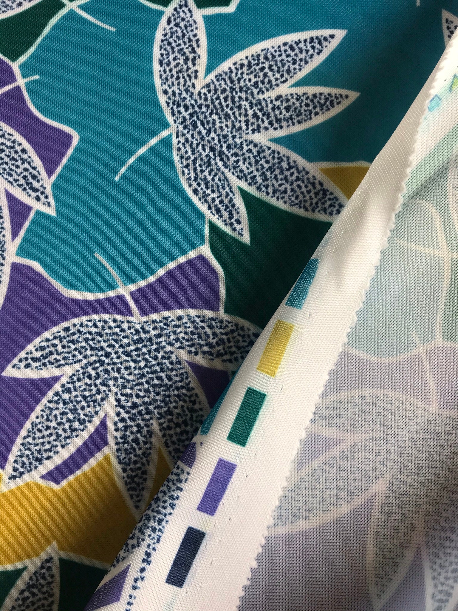 Last 1.25m 80s Retro Funky Leaves Abstract Multi Coloured Printed ...