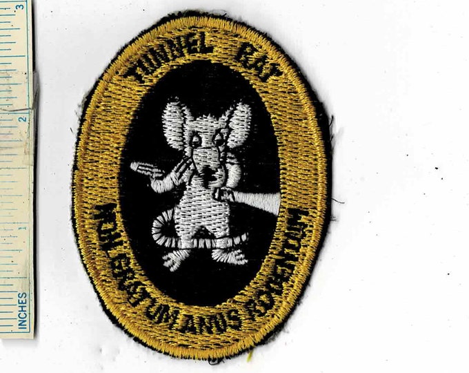 Vietnam War TUNNEL RAT Not Worth a Rats Arse US Army Ops Shoulder Patch ...