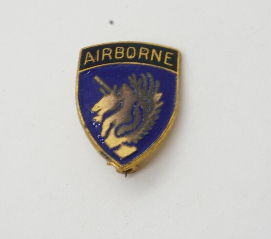 WW2 13th AIRBORNE DIVISION Crest Insignia Pinback Pin Us Army Wwii ...