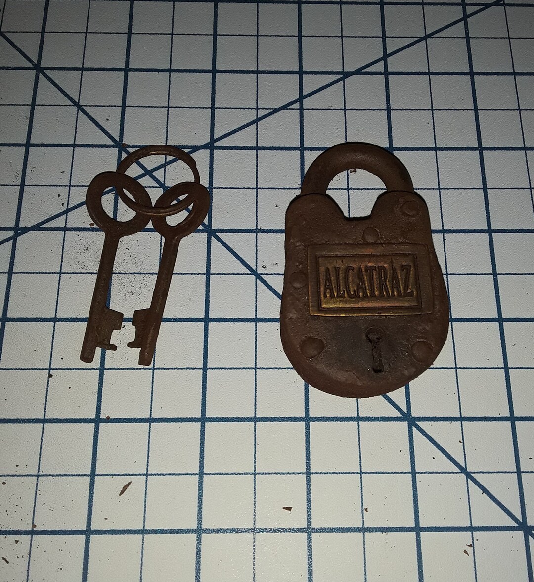 C1950s ALCATRAZ PRISON Padlock W/ 2 Keys Cast Iron Island Vintage ...