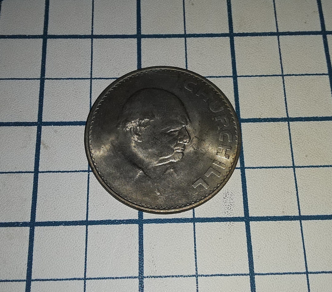 1965 WINSTON CHURCHILL Commemorative Coin Queen Elizabeth II Vintage ...