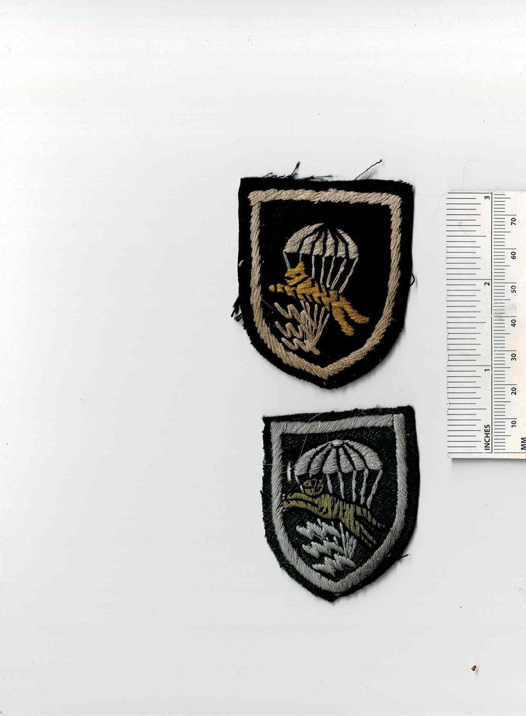 Lot of 2 Diff Vietnam War Hand Sewn TIGER FORCE AIRBORNE Beret Flashes Special Forces Team Ops ...