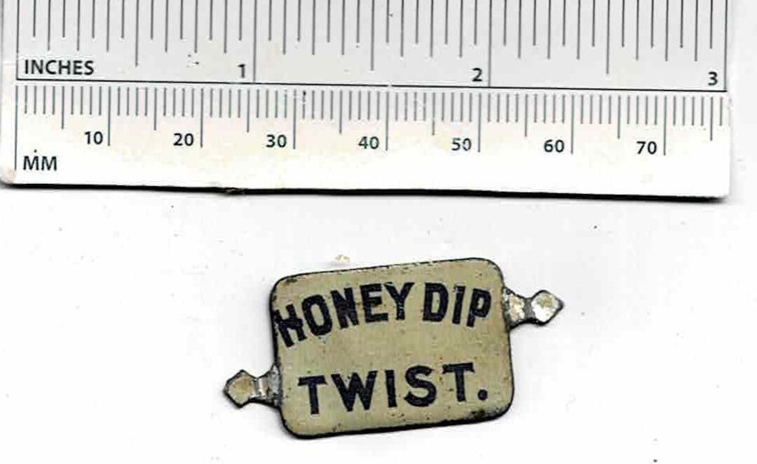 C1900 HONEY DIP Twist Tin Tobacco Tag With Tabs Vintage Plug Chewing ...