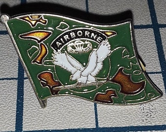 New 135th AIRBORNE WW2 Ghost / Phantom Division Metal Pin W/ Clutch ...