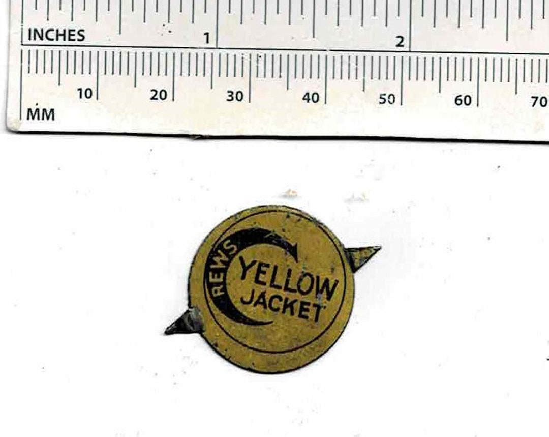 C1900 YELLOW JACKET Rews Tin Tobacco Tag With Tabs Vintage Plug Chewing ...