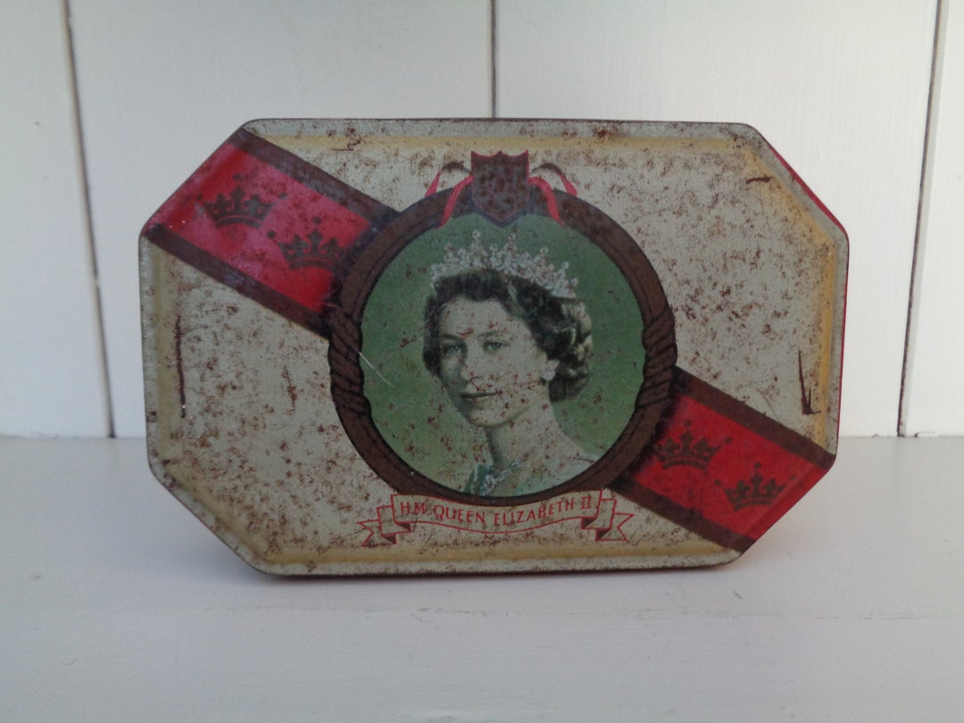 Vintage Tin, Queen Elizabeth II Coronation Celebration Tin - Etsy.de