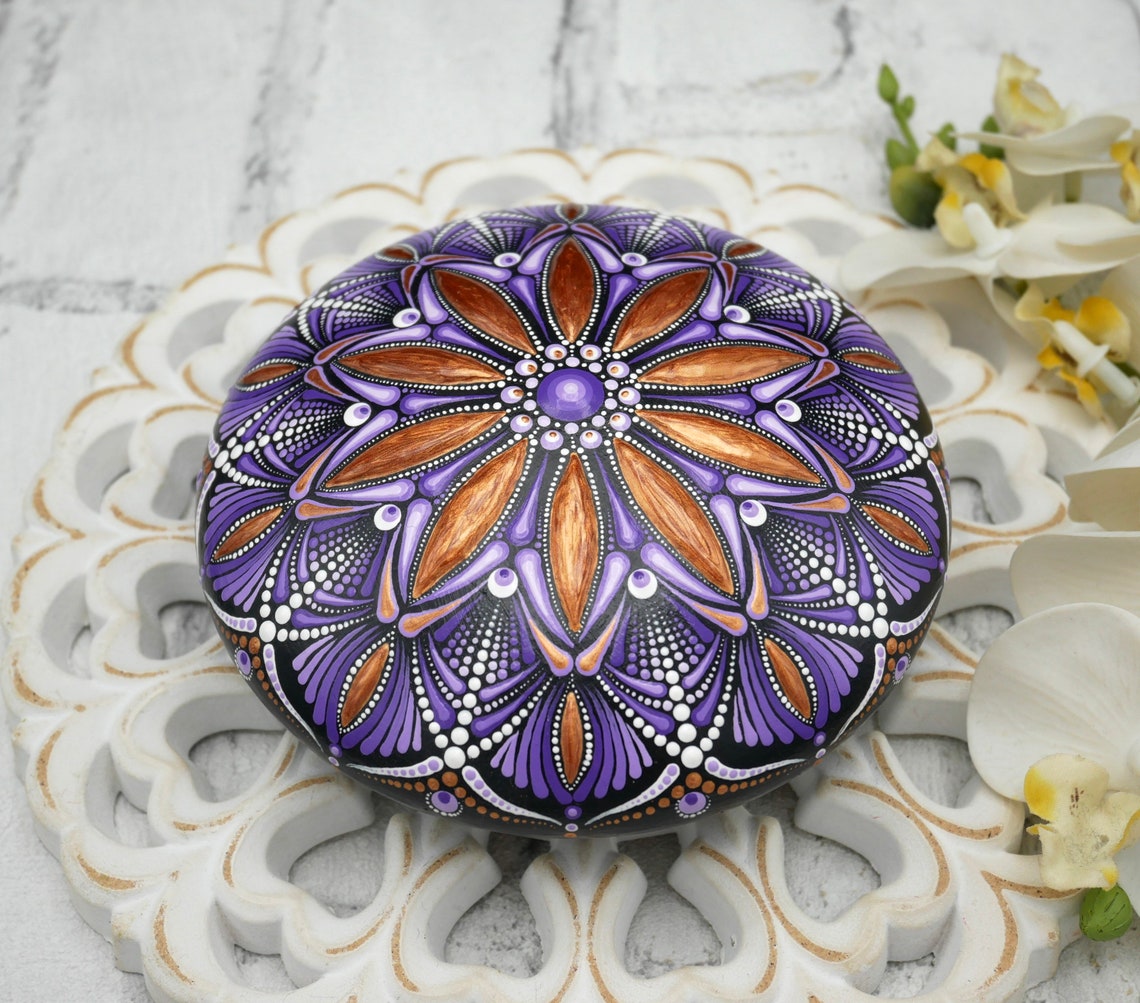 Mandala Stone, Hand-painted, Painted Stones, Rock Painting, Colorful ...
