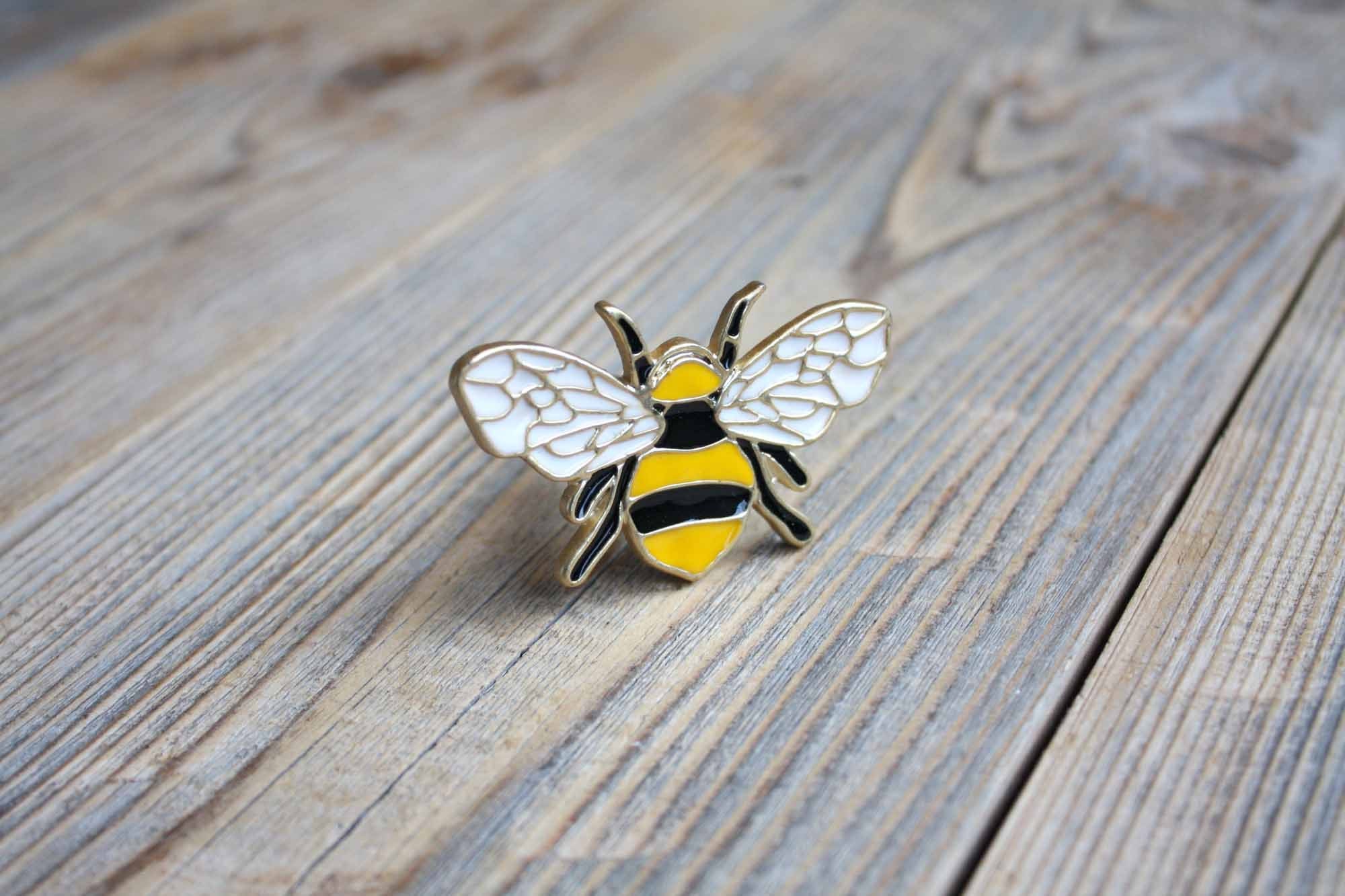 Bee Drawer Knob or Pull | Etsy