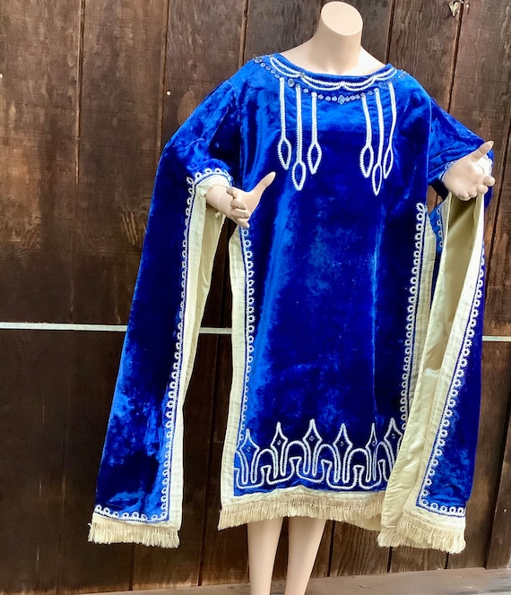 masonic noble prophetess costume - Gem