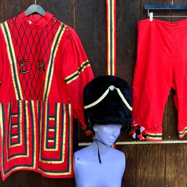 Beefeater Costume - Etsy