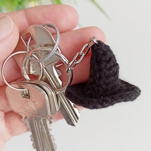 Crochet Witch Hat Pattern, Easy Crochet Halloween Keychain - Etsy