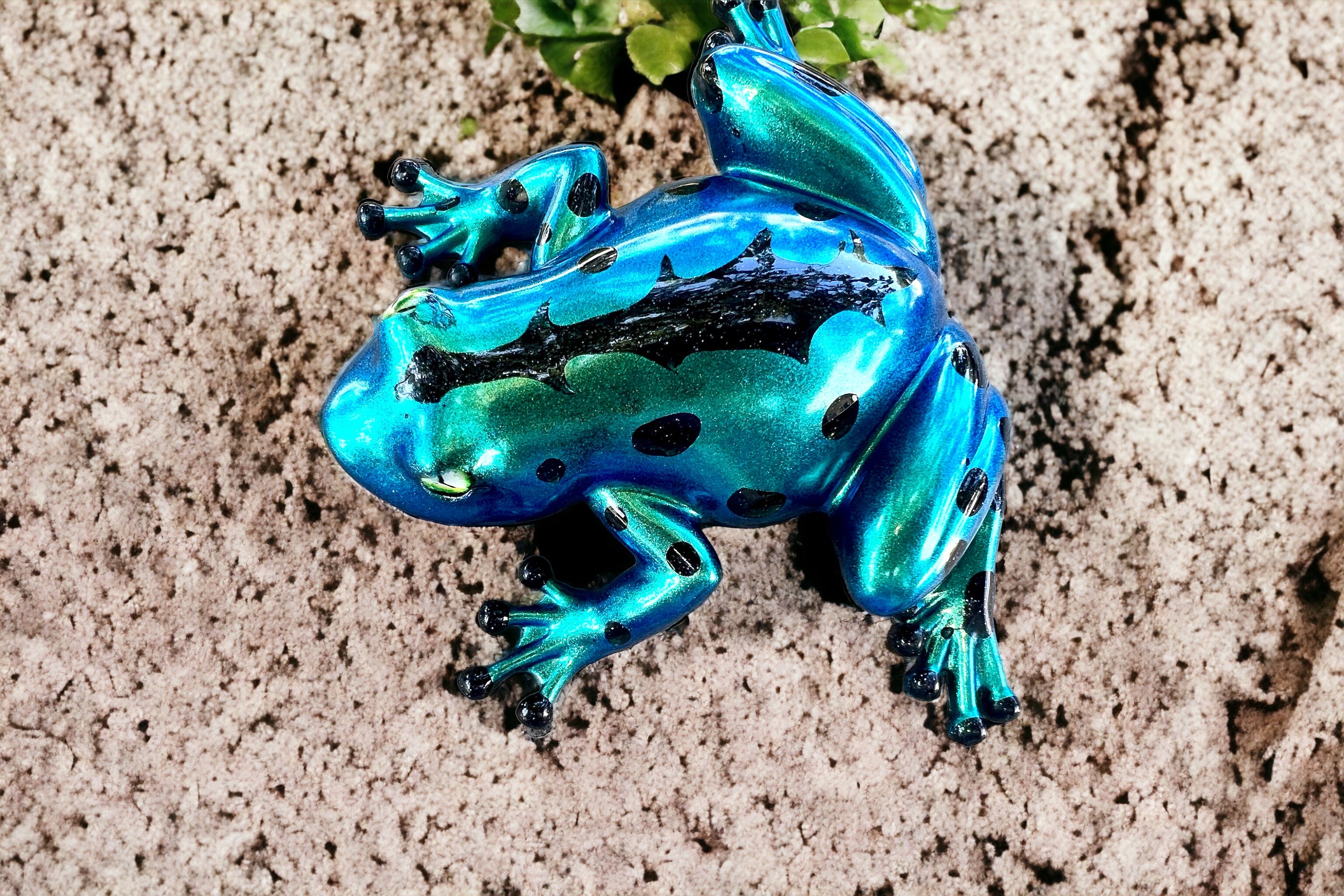 Handmade Resin Frog Sculpture, Tree Frog With Glitter, Color Shifting ...