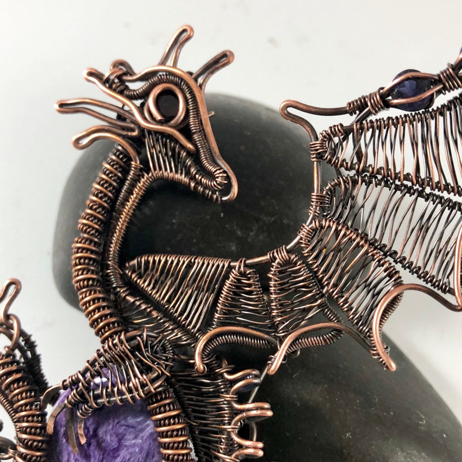 Cría de dragón de cobre tejida con cabujón de charoite y - Etsy España