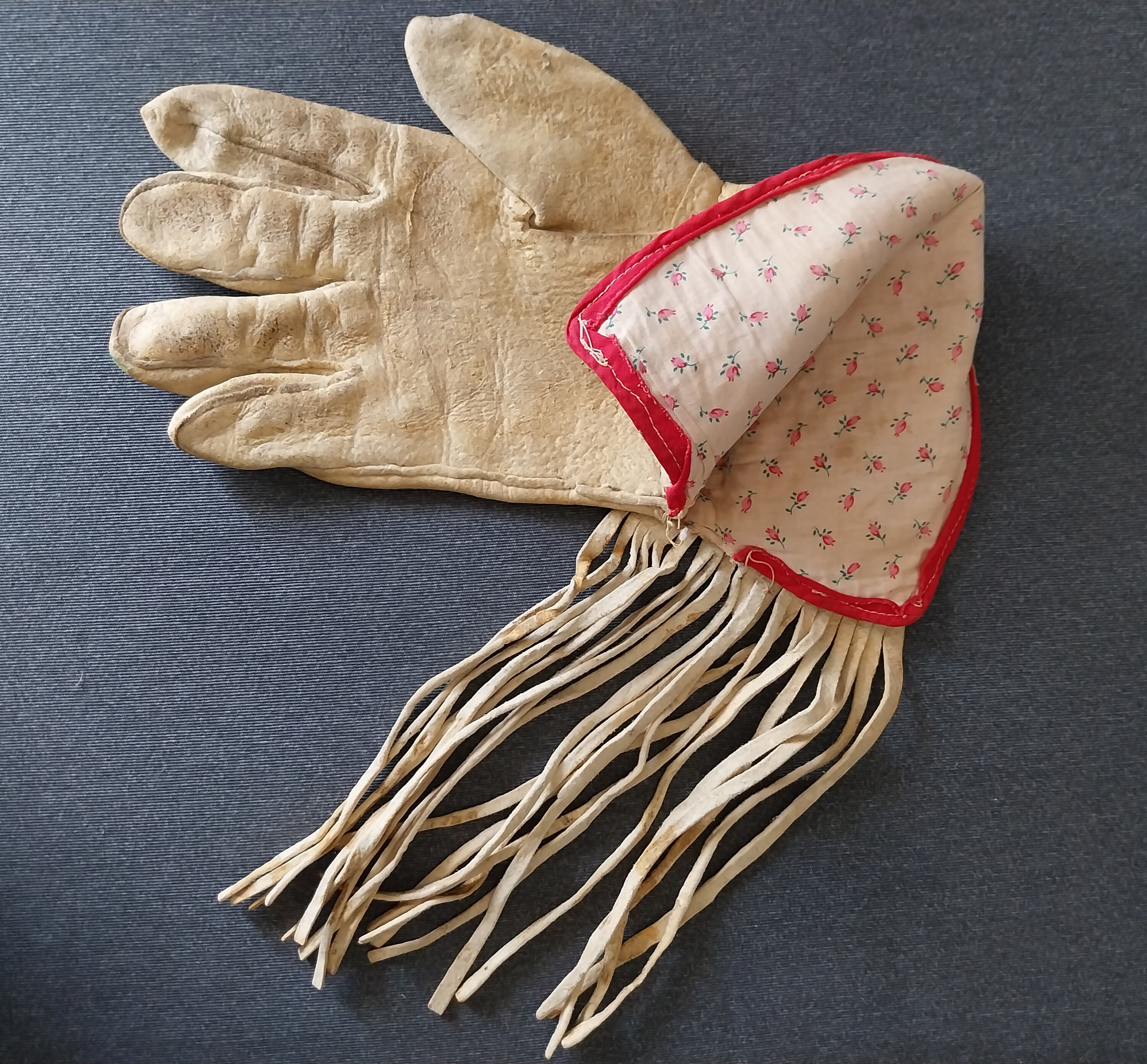 Native American Indian Beaded Gauntlets Cloves Pair - Etsy