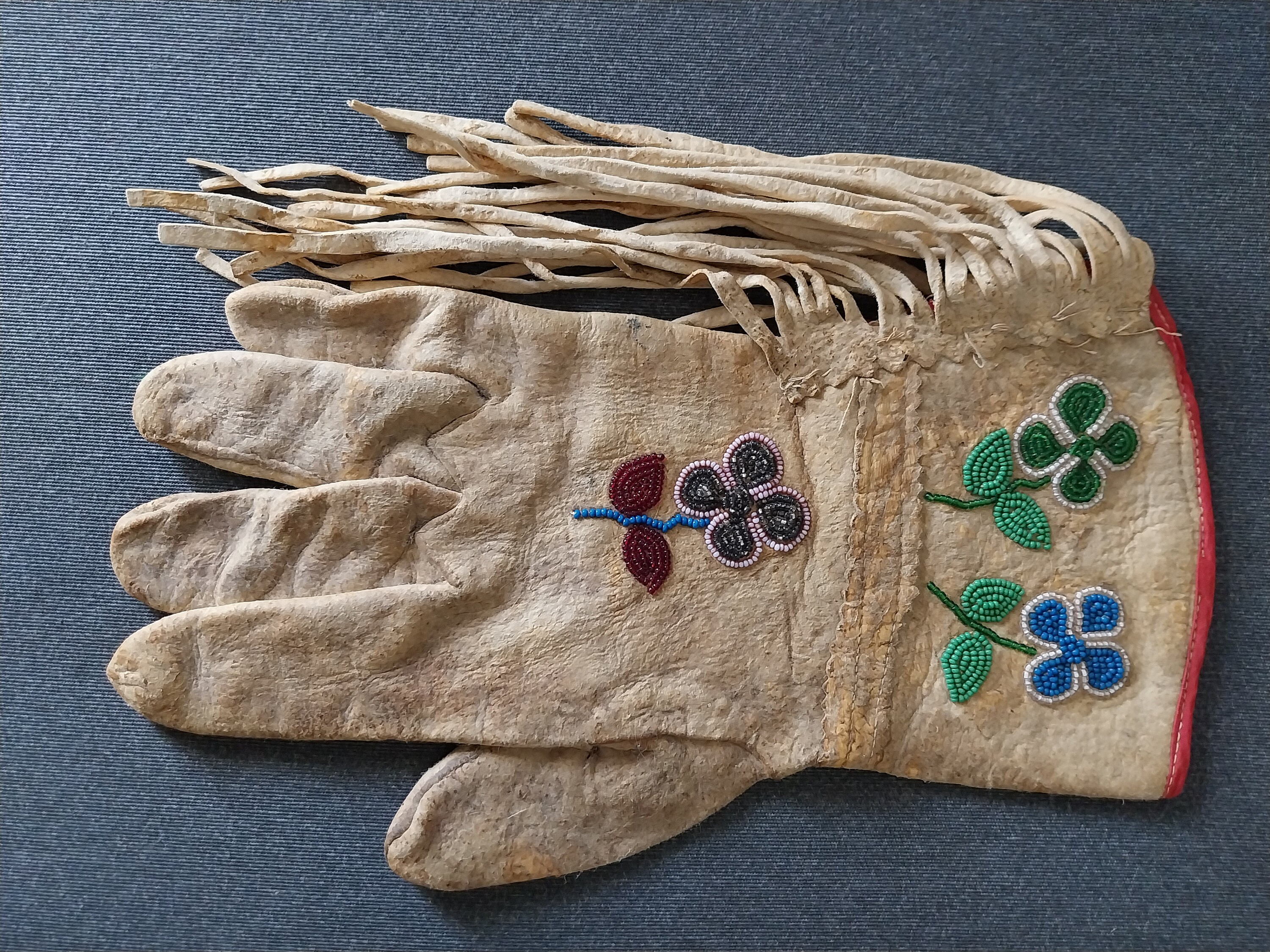 Native American Indian Beaded Gauntlets Cloves Pair - Etsy