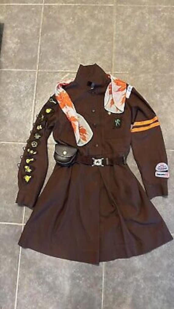 a girl guides brownie - Gem