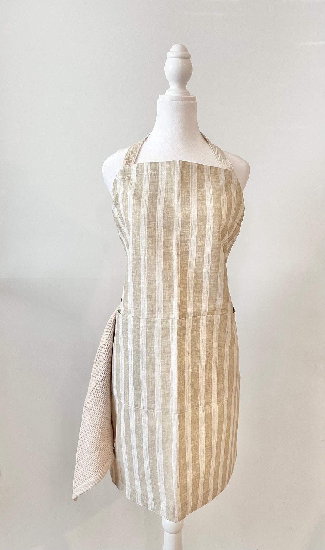 Adjustable Lined Apron With Pockets and a Removable Waffle Towel ...