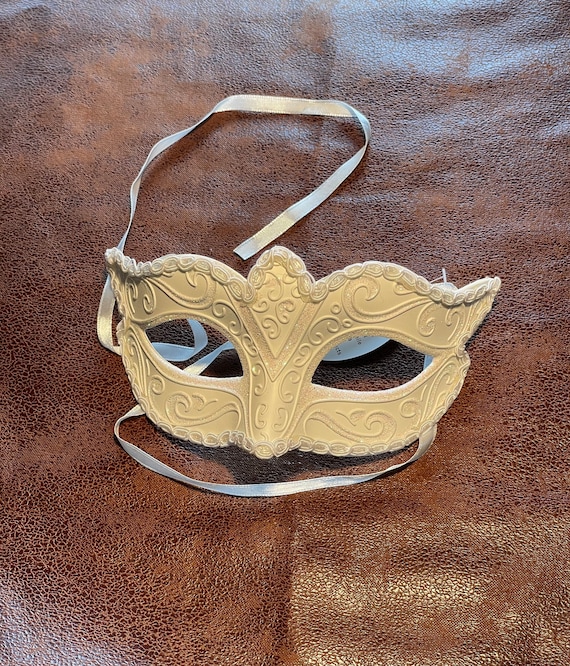 Silver Glitter Eye Mask