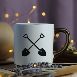 Shovels SVG - Crossed Shovel Spade Gardening Digging Tool Printable ...